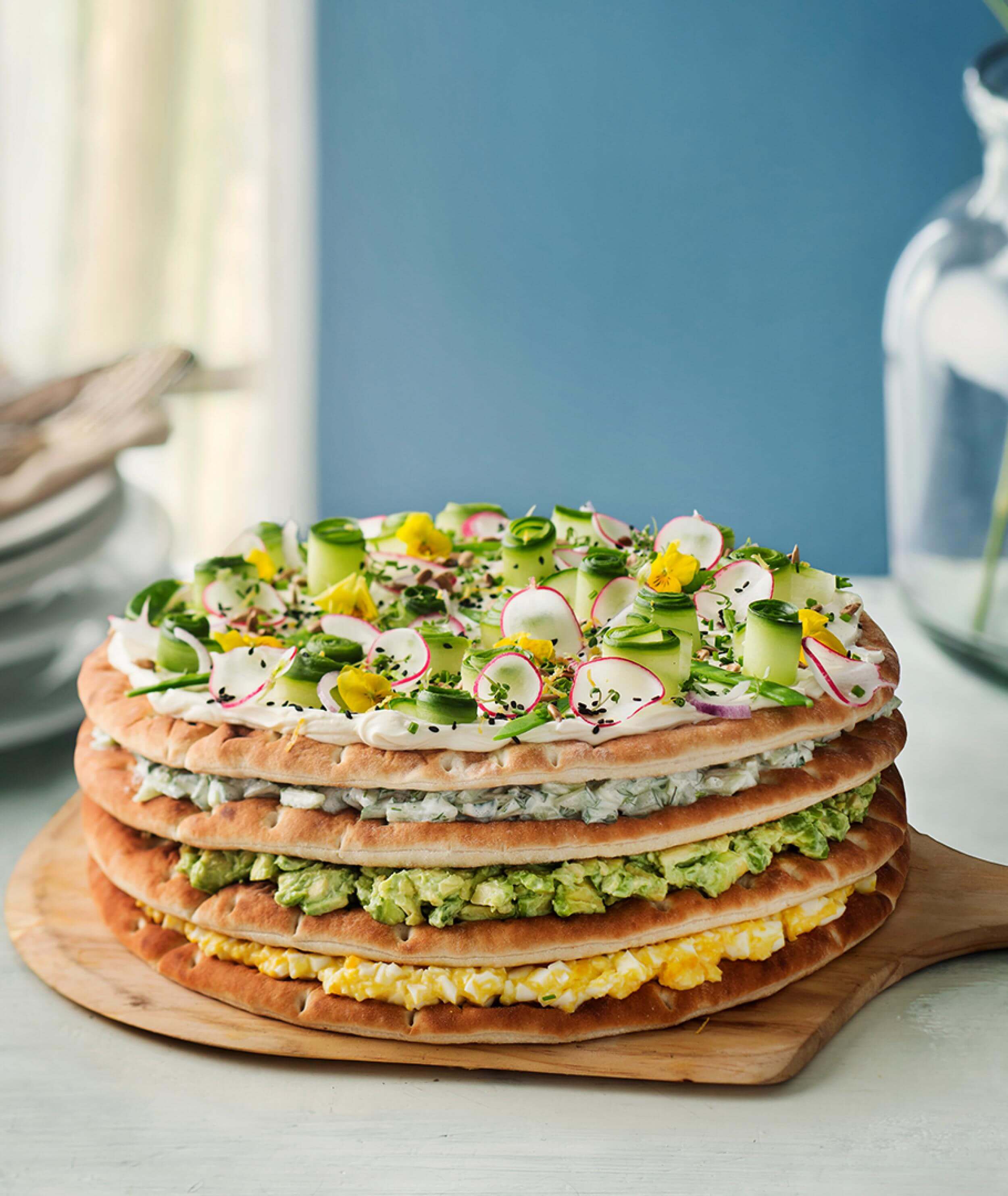 Grön smörgåstårta med sockerärter och avokado | Polarbröd